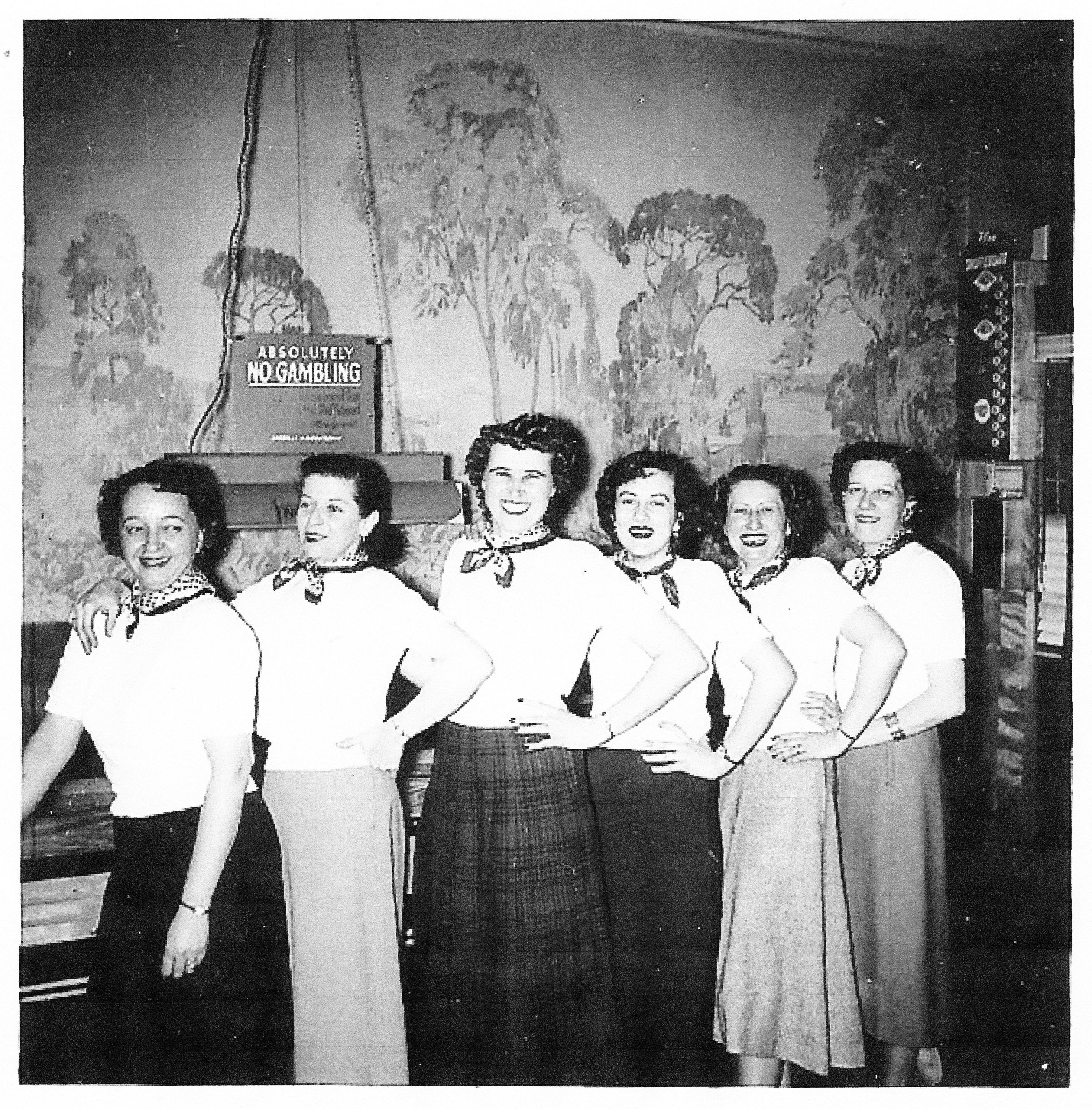 watermans-bar-womens-shuffleboard-team-circa-late-1940s – WESTMORLAND ...